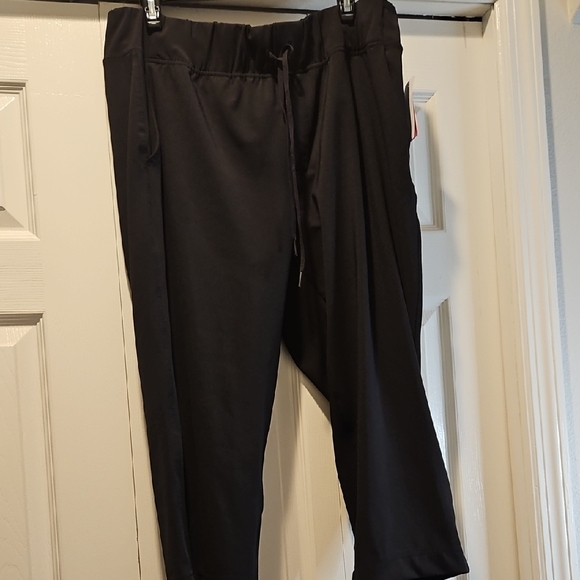 Lane Bryant | Pants & Jumpsuits | Womens Livi Active Capri Trouser Lane ...